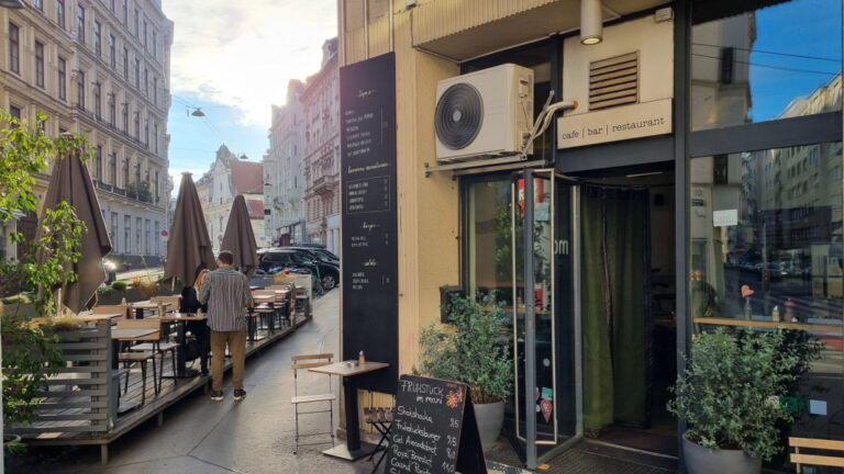 mani – Cafe | Bar | Restaurant – Modern Middle East